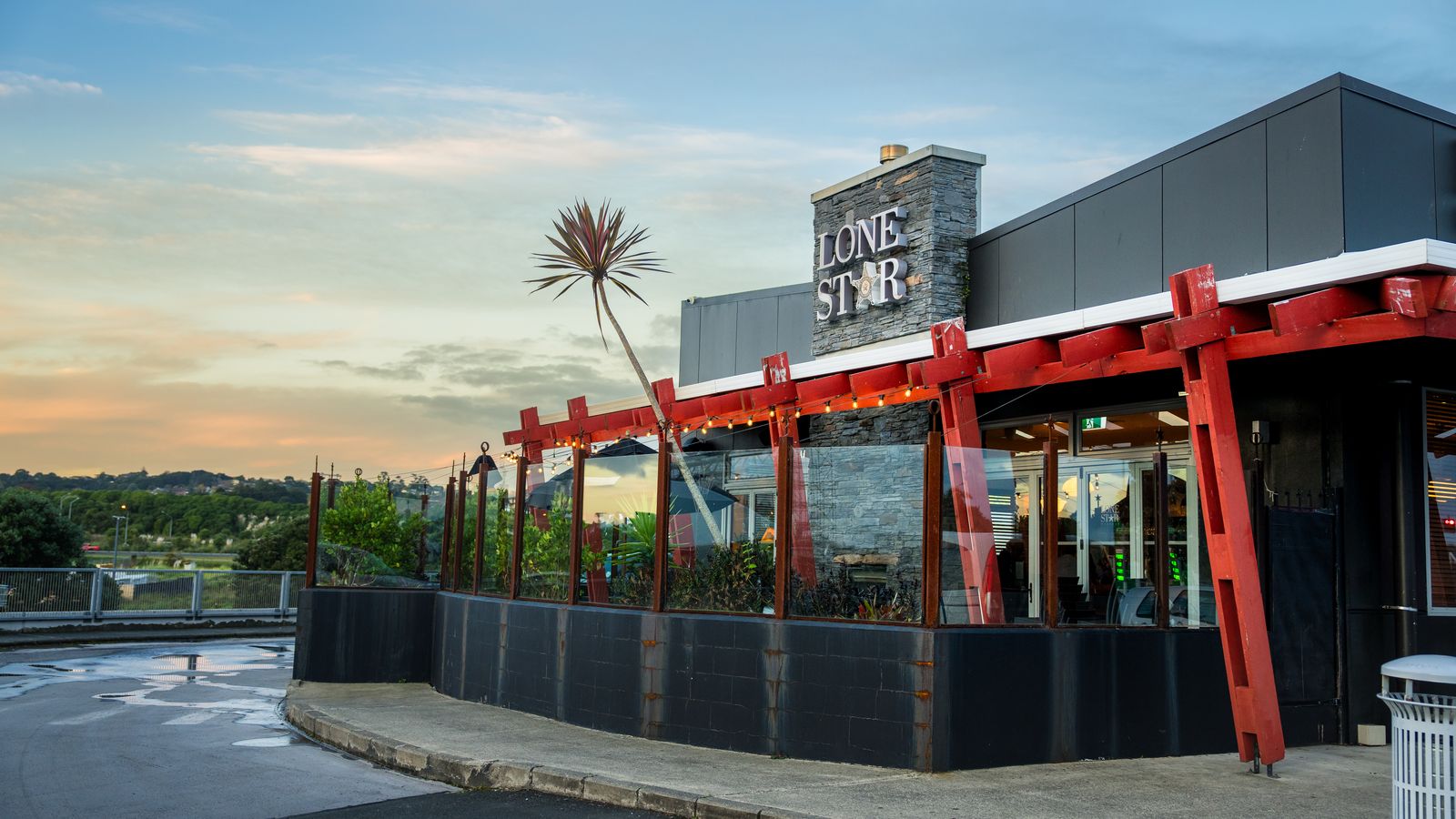 Best Restaurant Manukau City Road | Family Restaurant | Lone Star