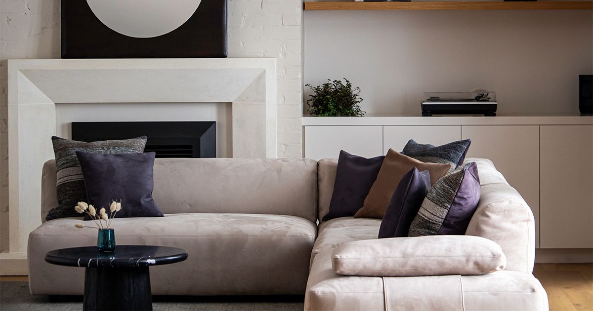 distance between sofa and dining table